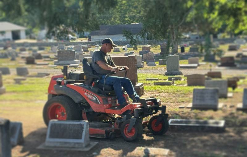 Lynn busy getting Ark City cemetery ready for approaching Memorial Day ...